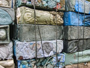 Shredding plastic lumps & purgings - WEIMA Maschinenbau