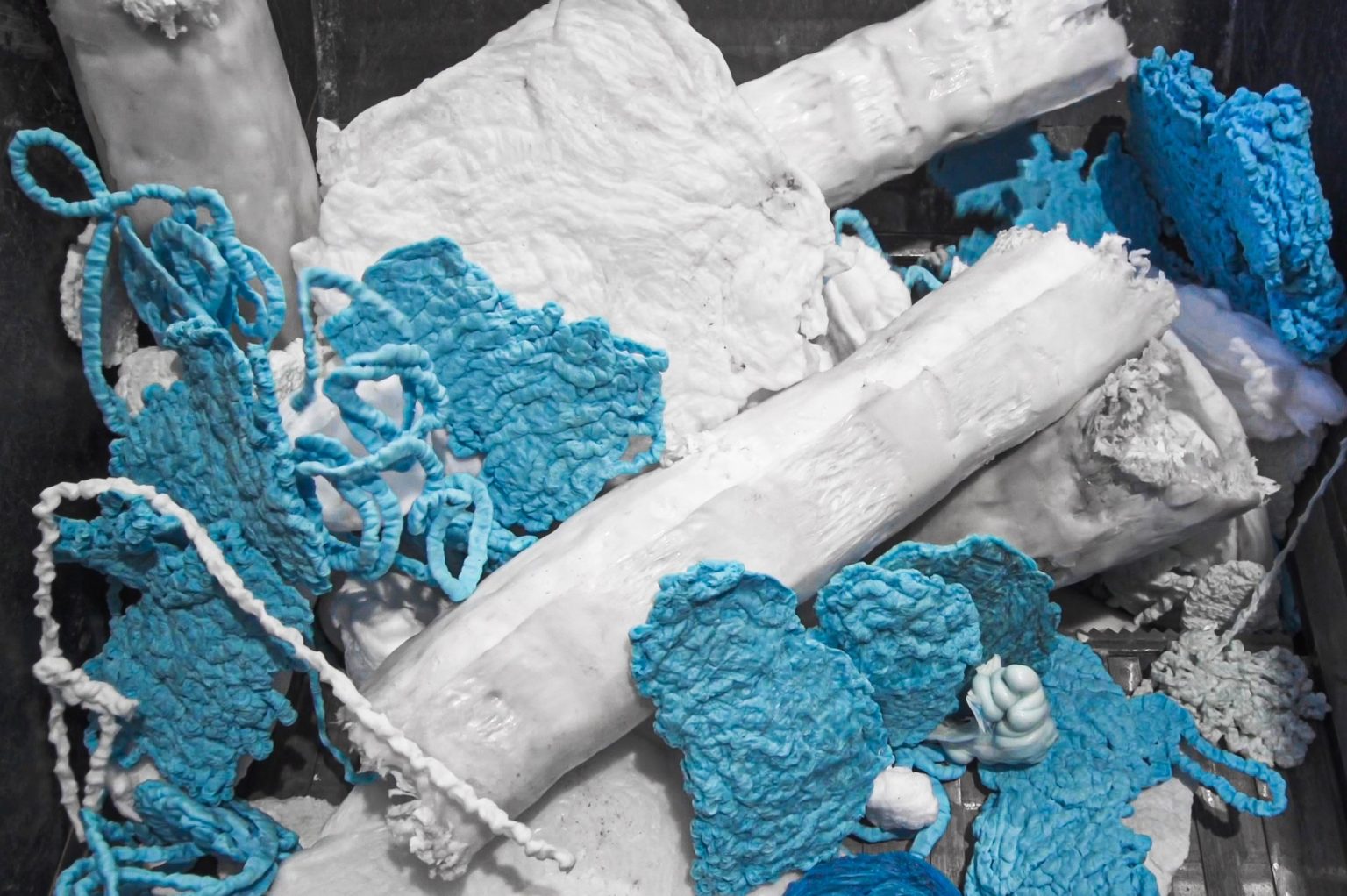 Shredding plastic lumps & purgings - WEIMA Maschinenbau