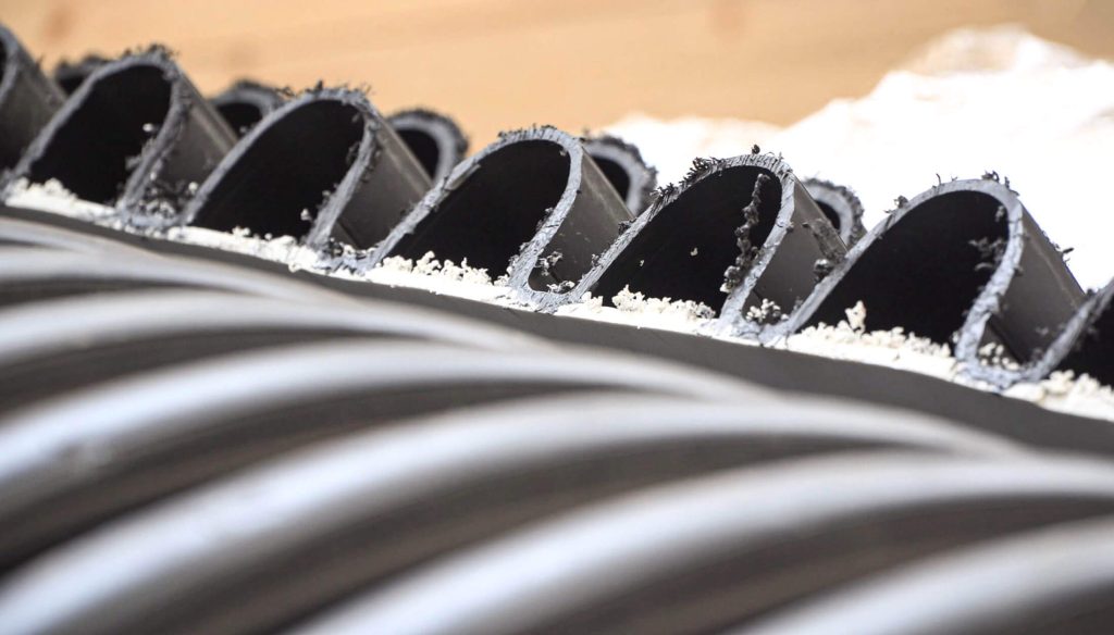 Shred and recycling plastic pipes made of HDPE, PP, PE and PVC