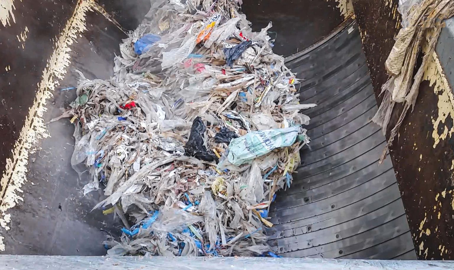 Shredding pulper ropes | reject | strings from paper recycling