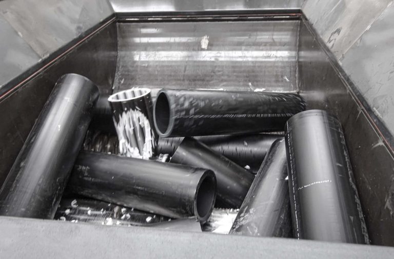 Shred and recycling plastic pipes made of HDPE, PP, PE and PVC
