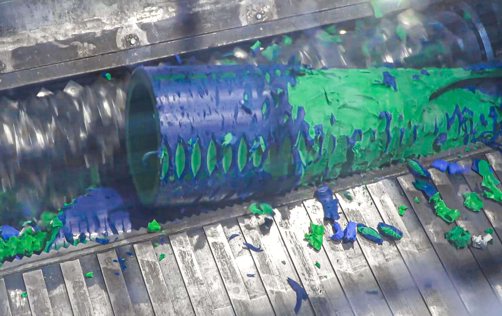 Shred and recycling plastic pipes made of HDPE, PP, PE and PVC
