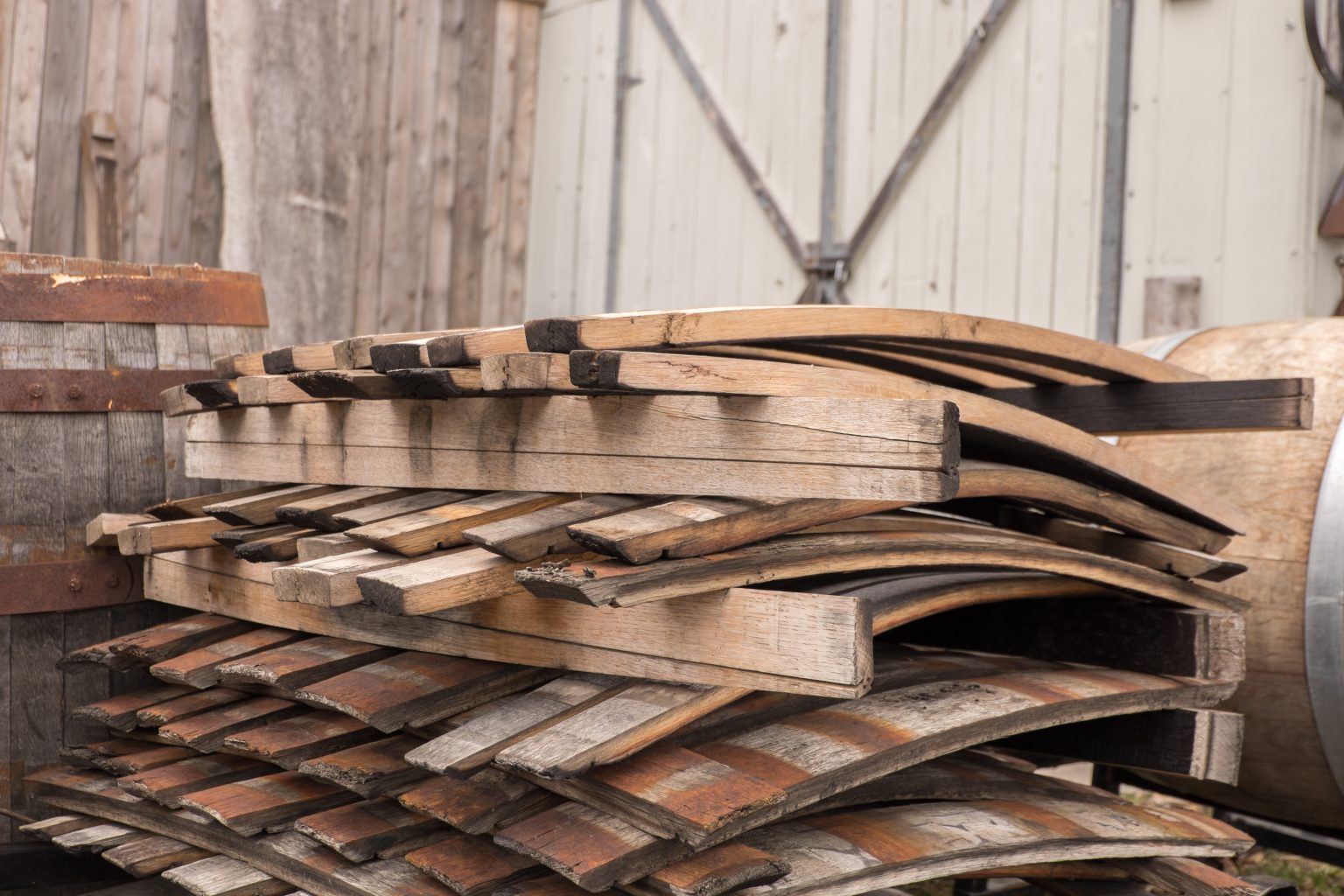 Wooden barrels get new life through shredding - WEIMA Maschinenbau