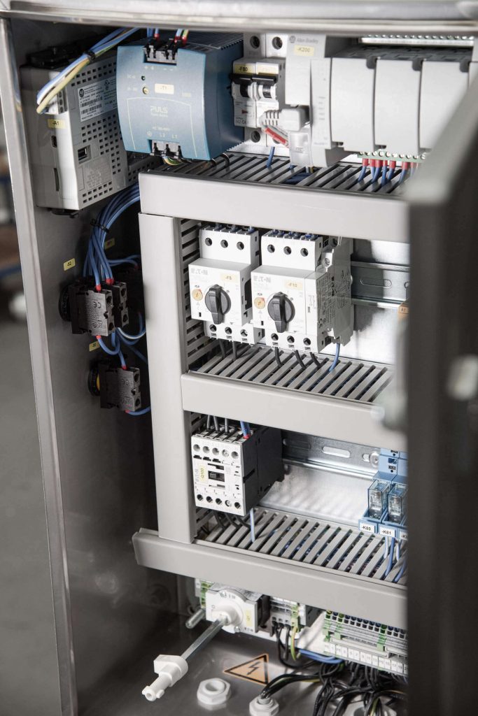 Compact drainage press A.300 for labels and tags