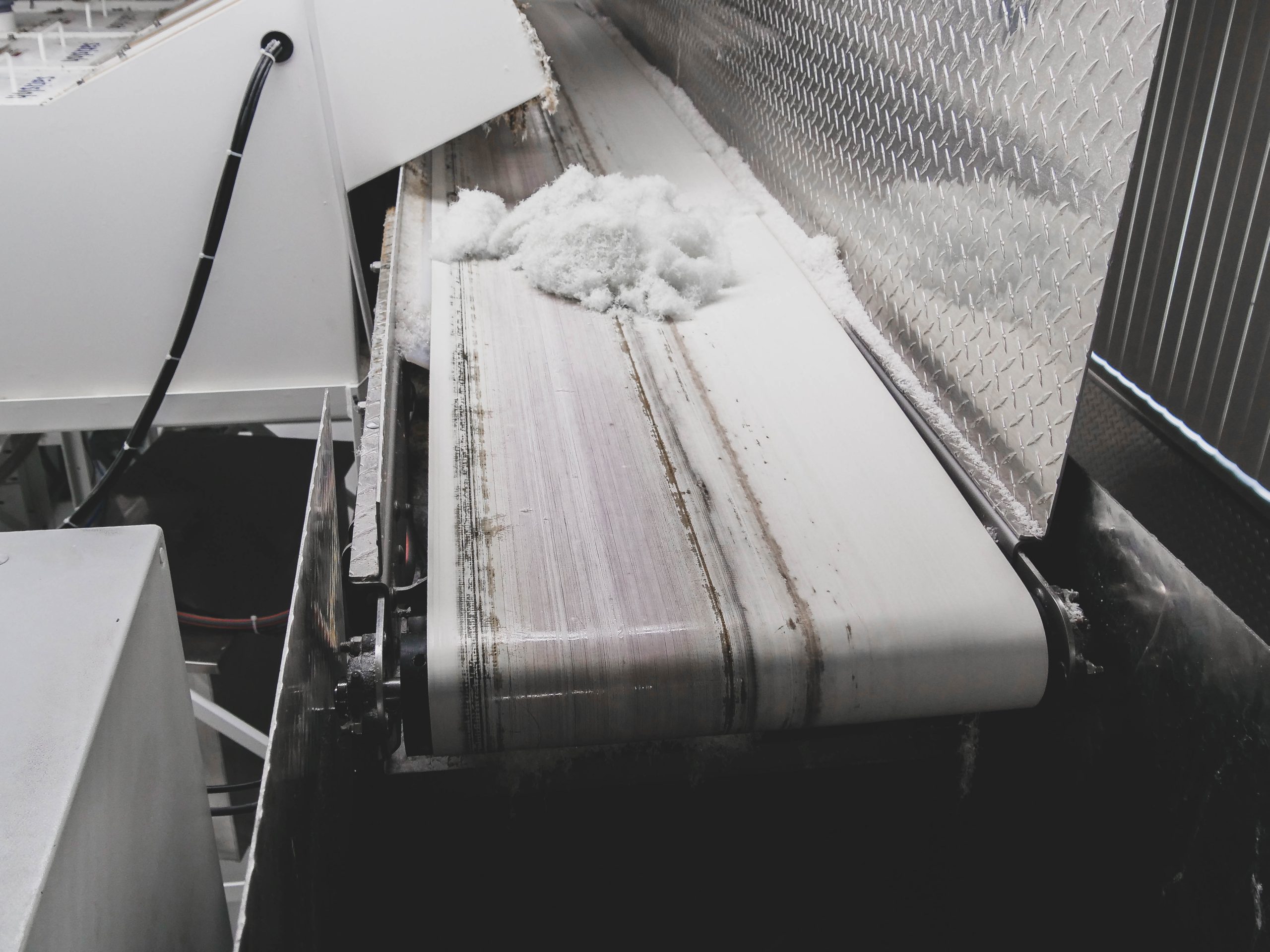 Maui Jim recycles optical swarf with a WEIMA briquette press