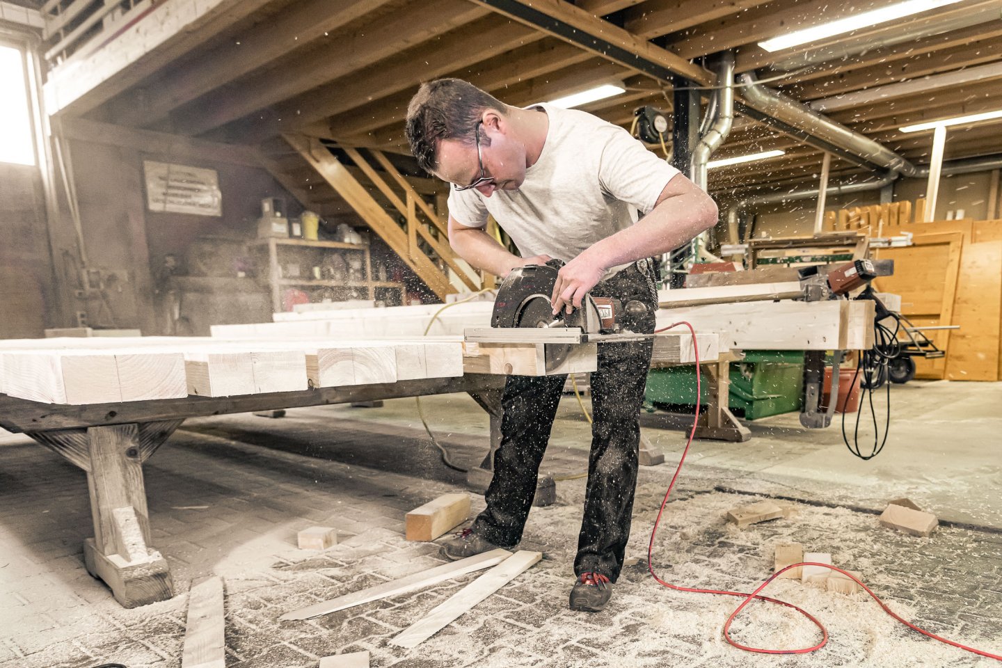 Autark heizen mit eigenen Hackschnitzeln | Zimmerei Kreutner