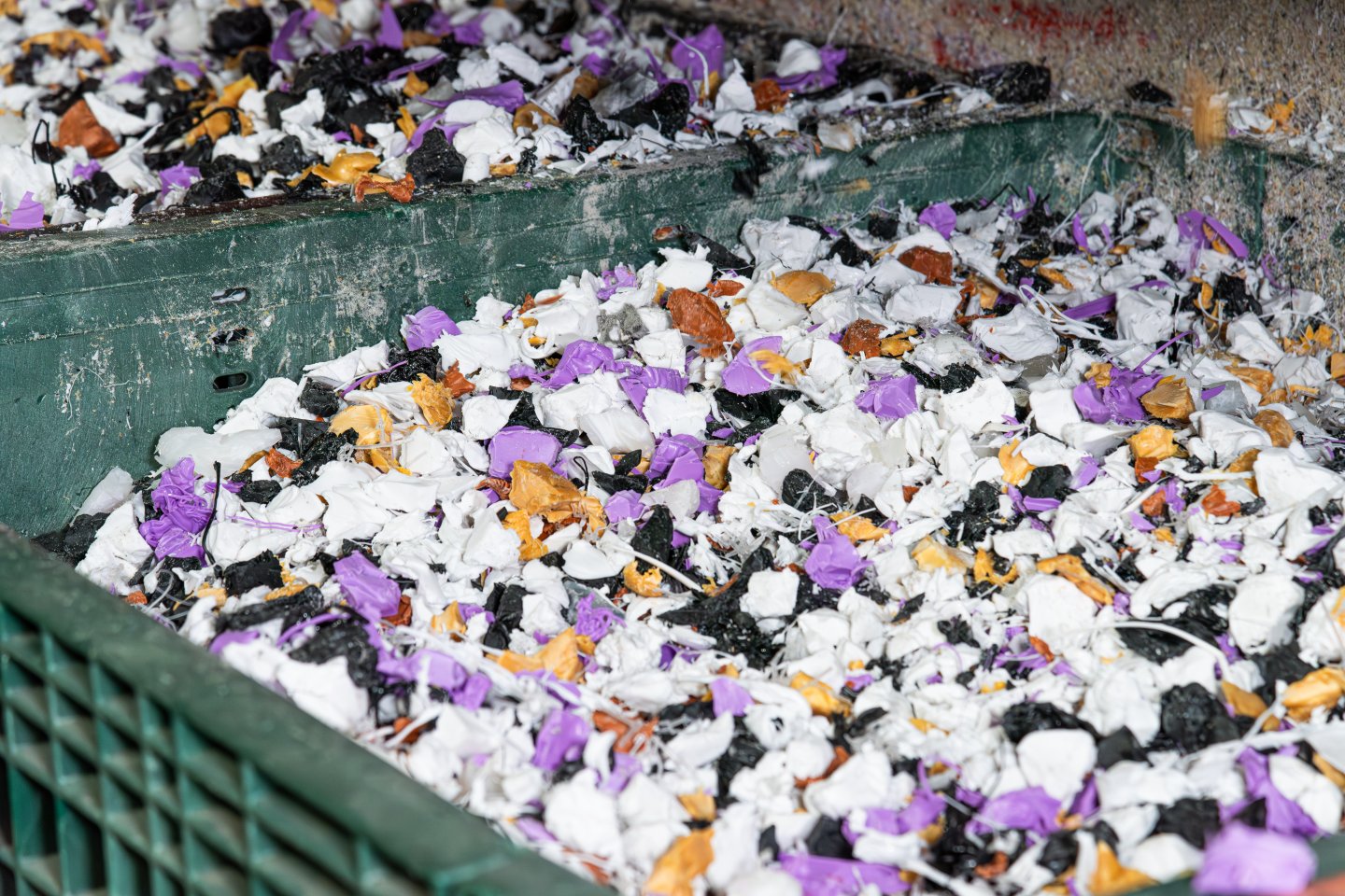 plastic purge shredding | Plastic Recycling, Inc.